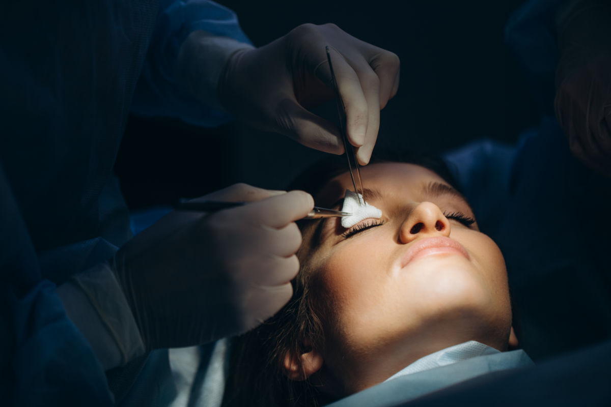 Chalazion (Eyelid Cyst) Surgery: Incision & Curettage - Vision and Eye ...